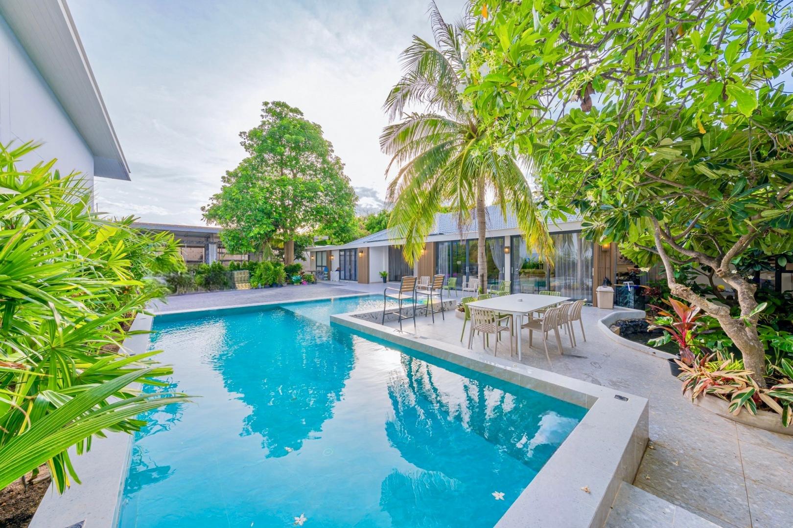 DV-2405 พูลวิลล่าพัทยา 8 ห้องนอน 9 ห้องน้ำ